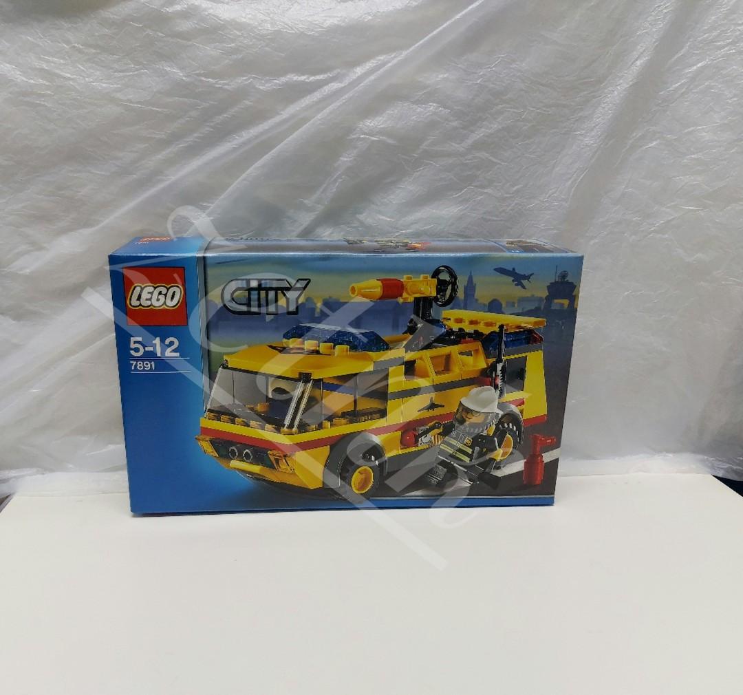 Lego 7891 Airport Firetruck 消防車 全新未開盒, 興趣及遊戲, 玩具 & 遊戲類 - Carousell