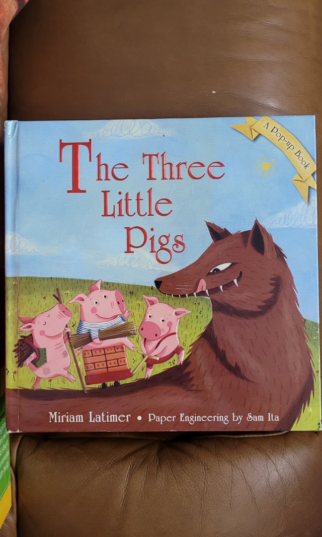 The three little pigs pop-up book, 興趣及遊戲, 書本 & 文具, 兒童書籍 - Carousell