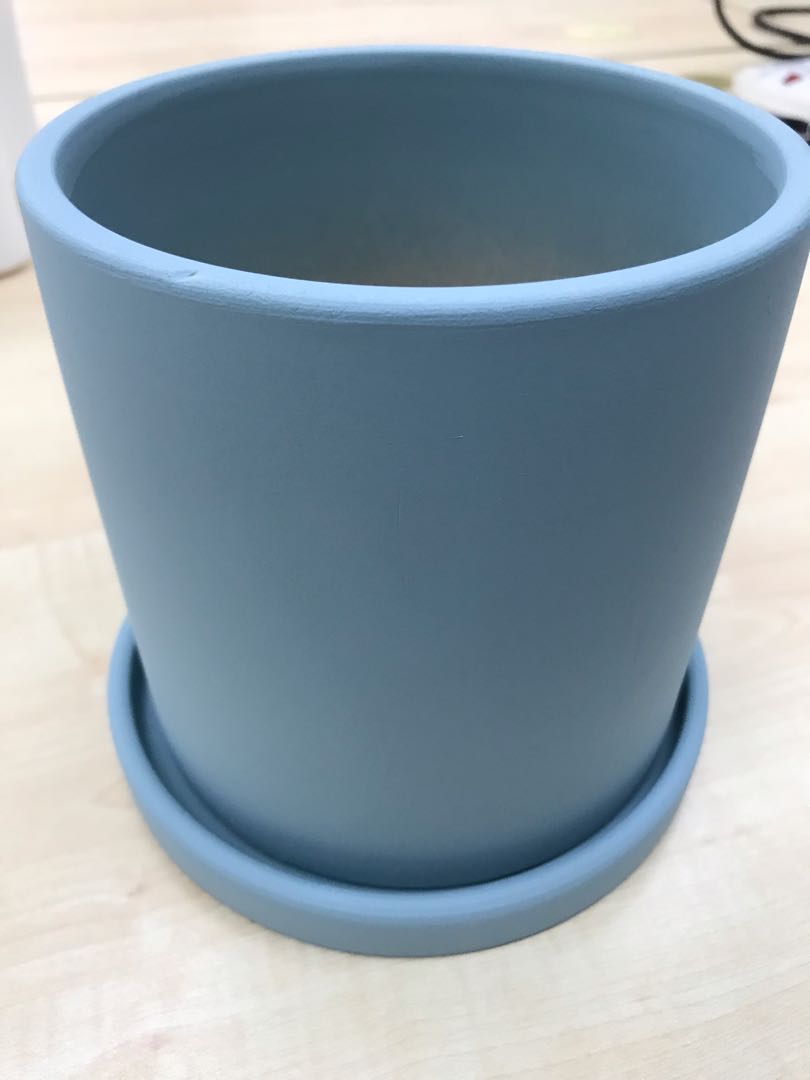 Ceramic pots 14cm with pallets (As is), Furniture & Home Living ...