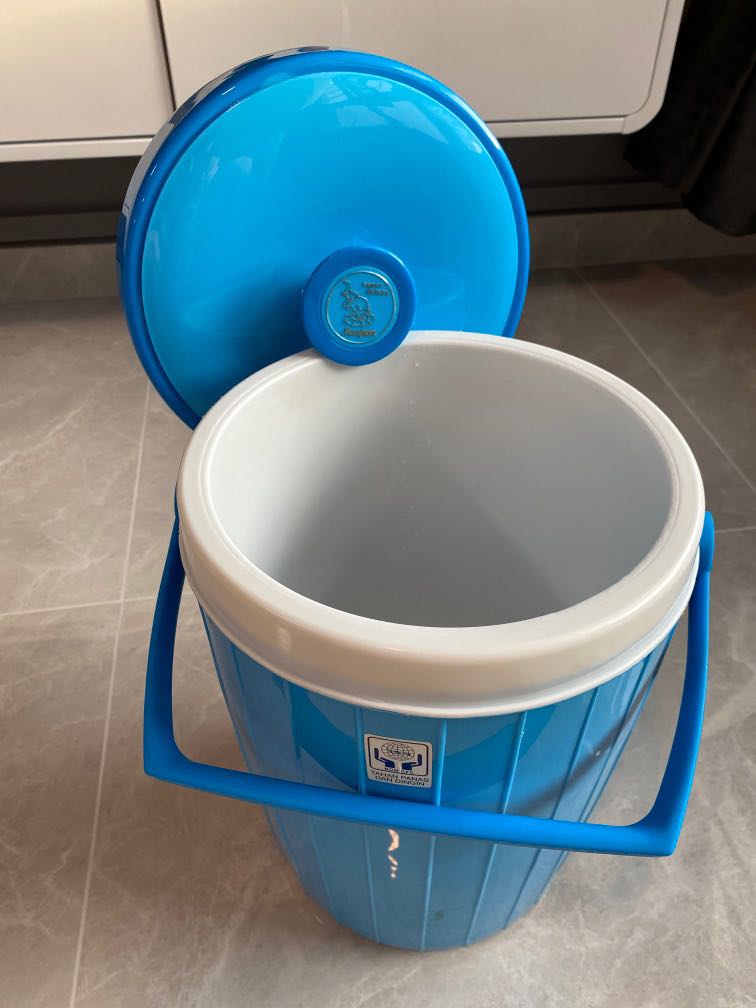 Cold storage box, Furniture & Home Living, Kitchenware & Tableware ...