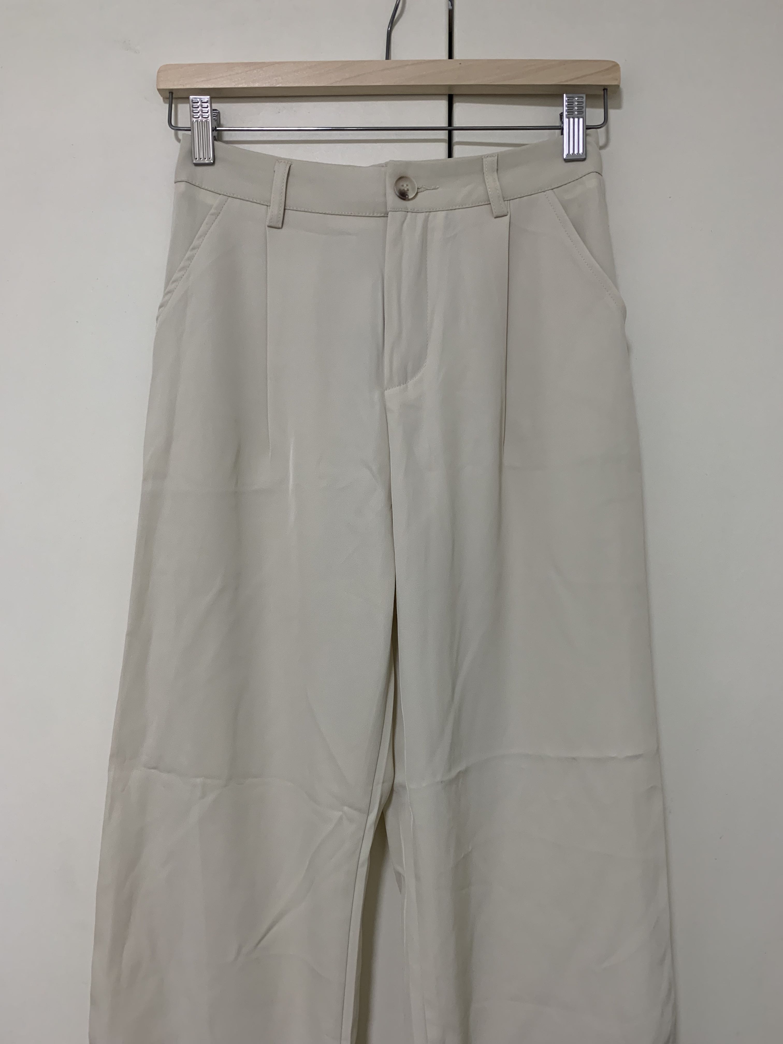 cream white pants, Women's Fashion, Bottoms, Other Bottoms on Carousell