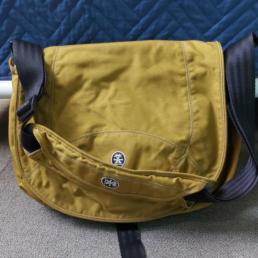 Crumpler Laptop Bag (only used twice), Computers & Tech, Parts ...