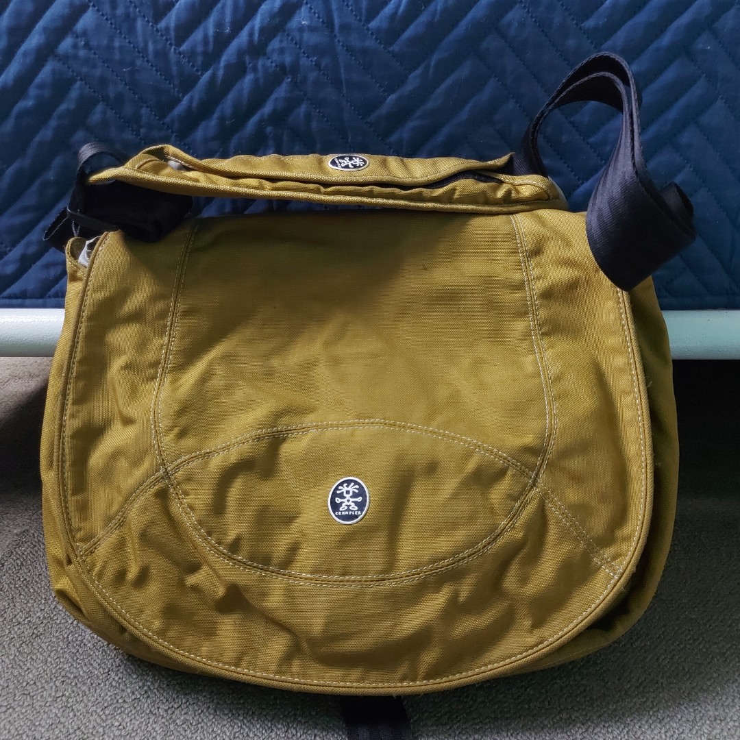 Crumpler Laptop Bag (only used twice), Computers & Tech, Parts ...