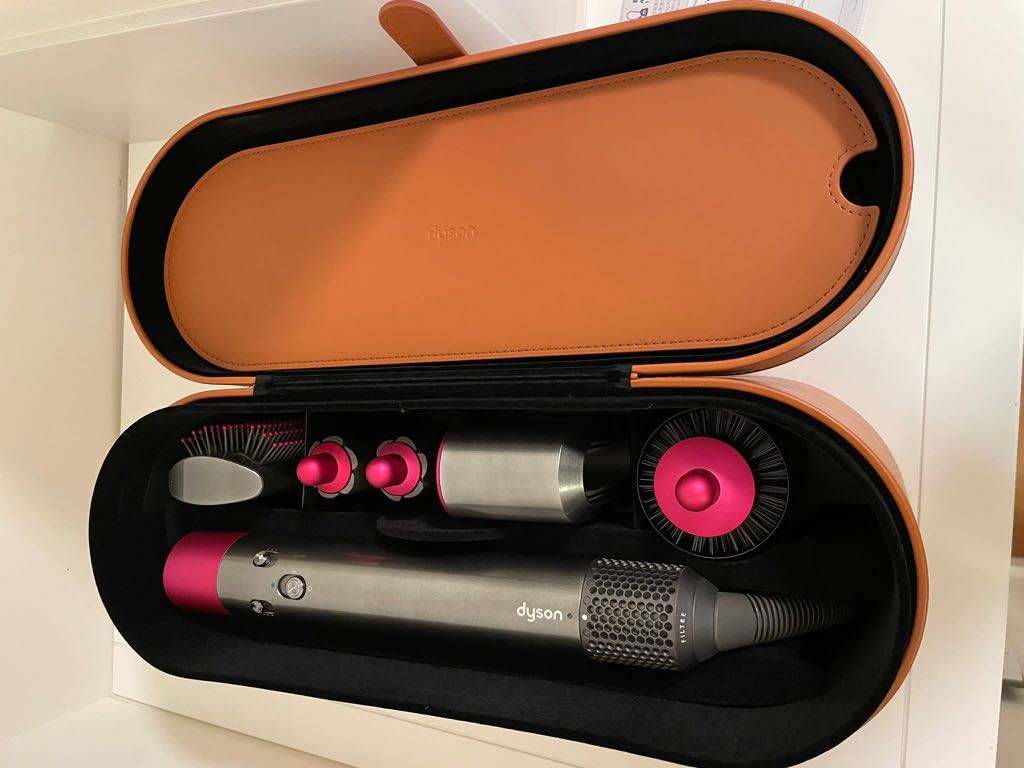 Dyson Hair Dryer HS01, 家庭電器, 其他家庭電器 - Carousell