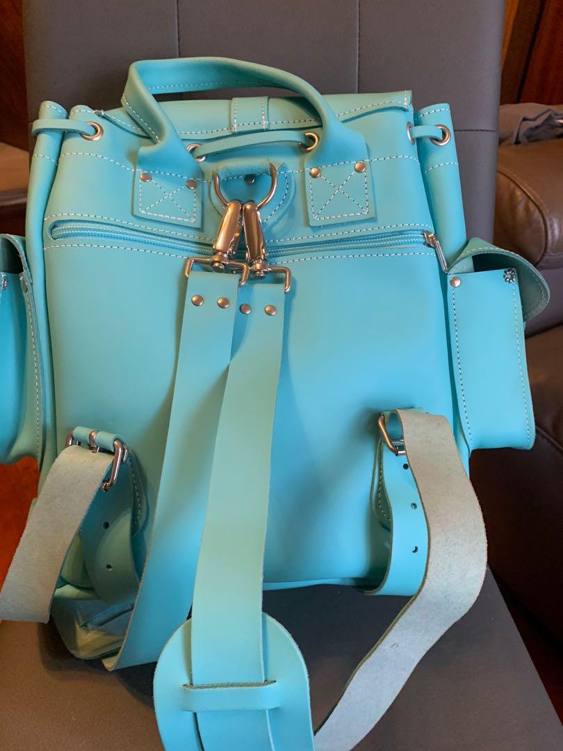 Grafea Tiffany blue backpack, 女裝, 手袋及銀包, 背囊 - Carousell