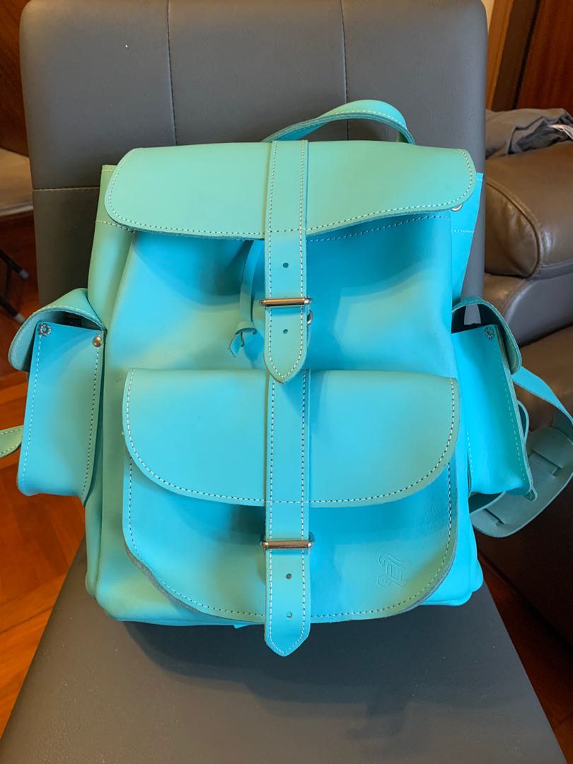Grafea Tiffany blue backpack, 女裝, 手袋及銀包, 背囊 - Carousell