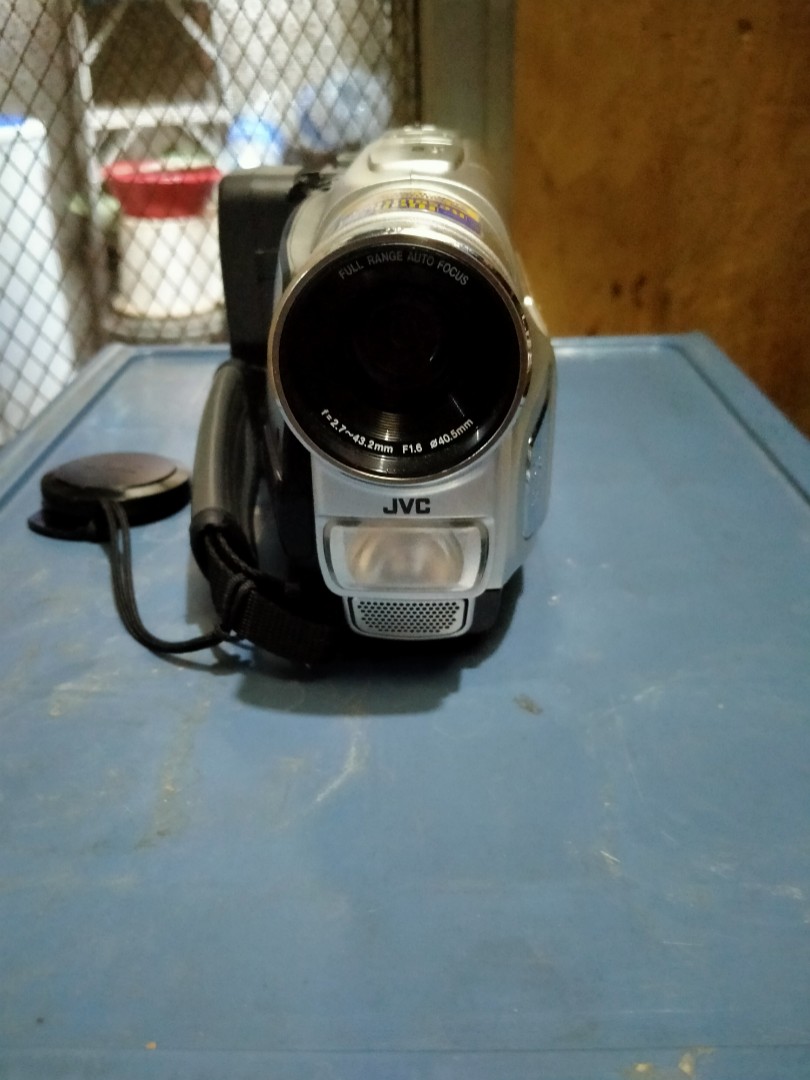 XMAS SUPER SALE! JVC COMPACT VHS CAMCORDER GR-SXM250U, Hobbies & Toys ...