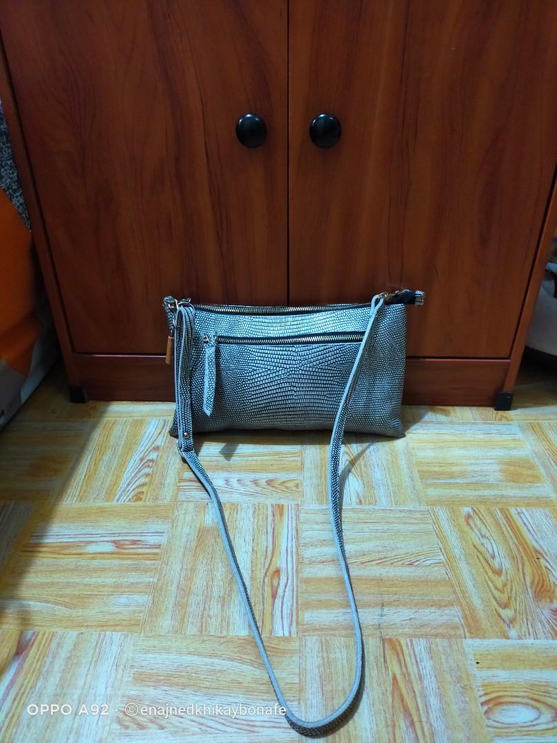 Leather Sling Wallet, Women's Fashion, Bags & Wallets, Cross-body Bags ...