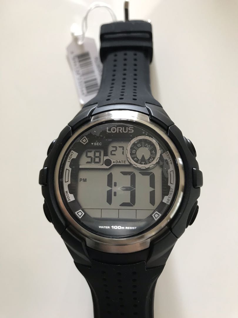Lorus (Seiko 旗下品牌）跳字錶, 名牌, 手錶 - Carousell
