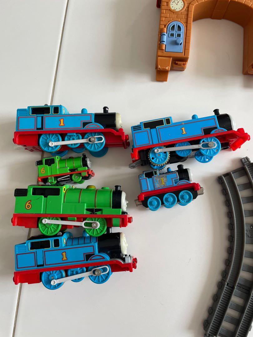 Mattel Thomas train tracks wellsworth station + trains, Hobbies & Toys ...