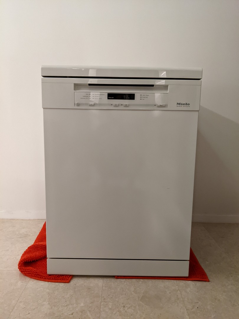 Miele G6620 SC Freestanding Dishwasher, TV & Home Appliances, Kitchen ...