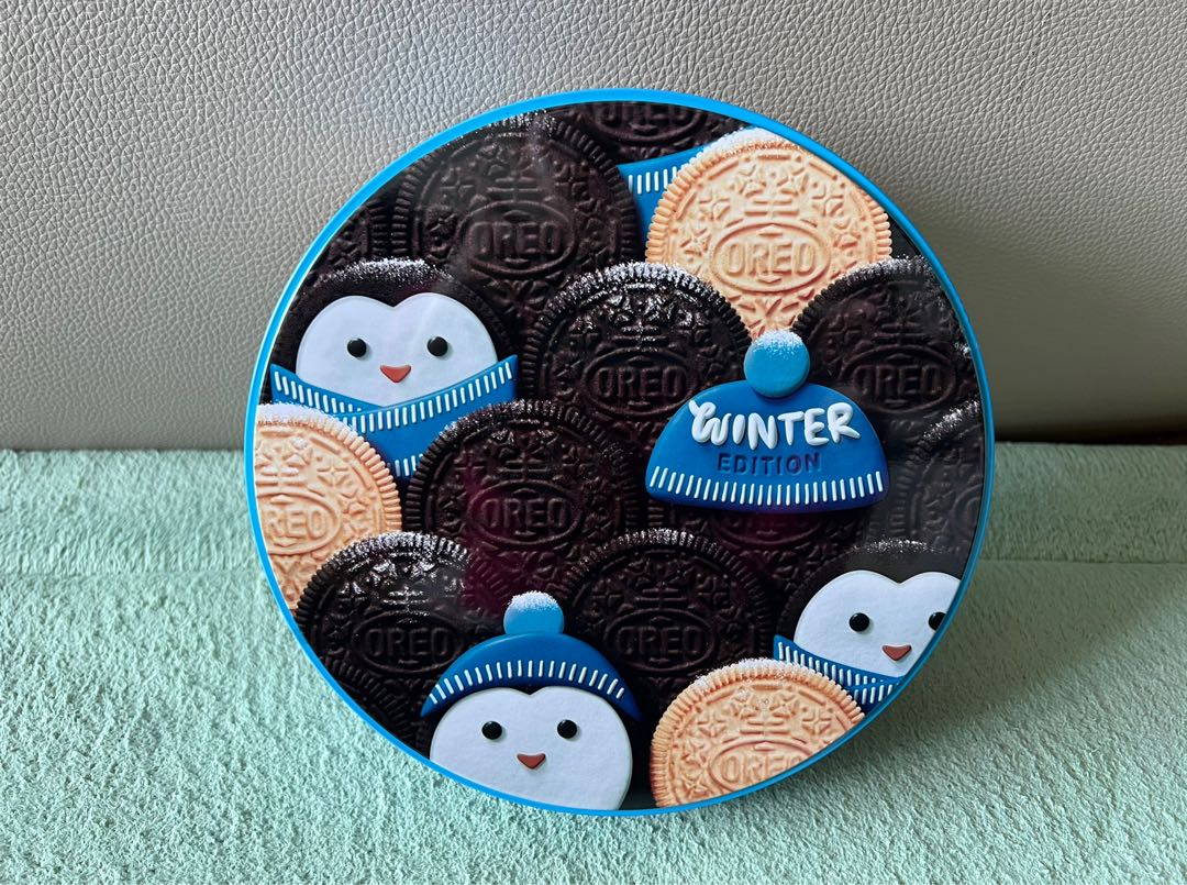 Oreo empty container 鐵罐, 傢俬＆家居, 廚具和餐具, 食物整理及儲存 - Carousell