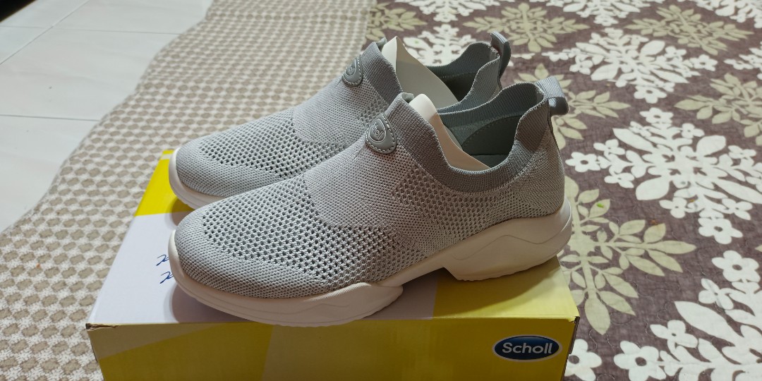 Scholl freedom ice, Women's Fashion, Footwear, Flats on Carousell