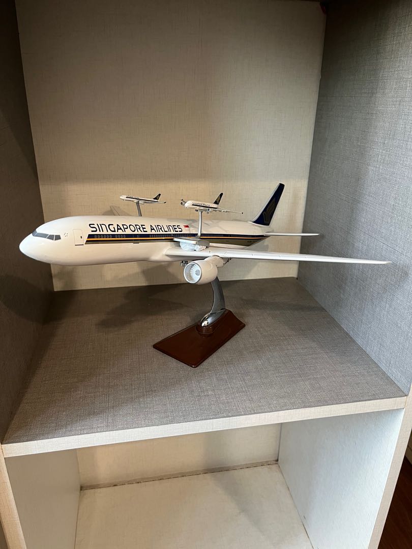 Singapore Airlines Plane Model, Hobbies & Toys, Toys & Games on Carousell