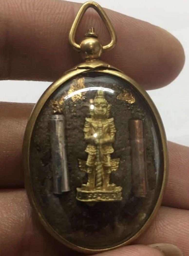Thai Amulets (Lp moon locket), Hobbies & Toys, Memorabilia ...