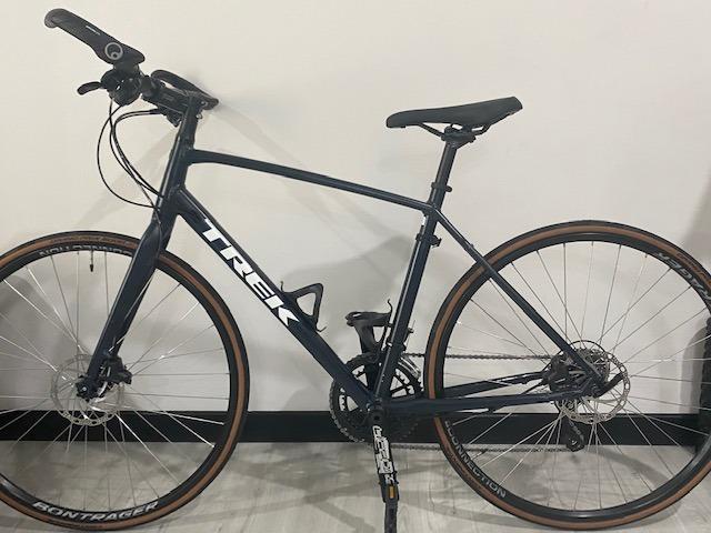 Trek FX2 FX 2 DISC Hybrid Bicycle, Sports Equipment, Bicycles & Parts ...