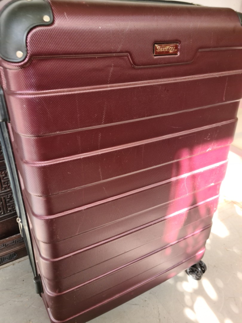 28inch luggage extension 4wheels, Hobbies & Toys, Travel, Luggage on ...