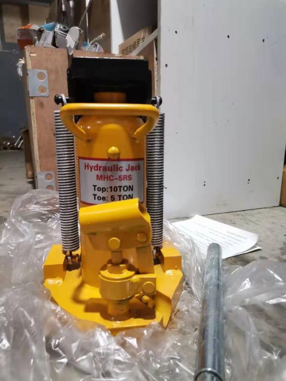 Claw Type Hydraulic jack, Commercial & Industrial, Construction Tools ...