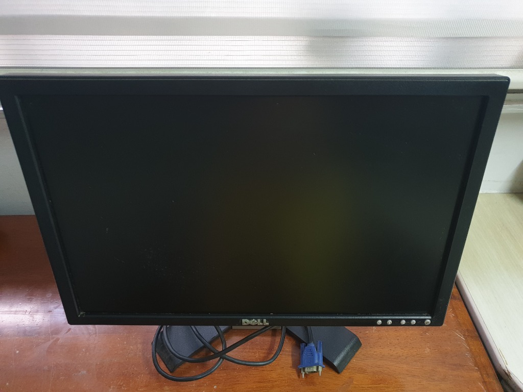 Dell E198WFP monitor, Computers & Tech, Desktops on Carousell