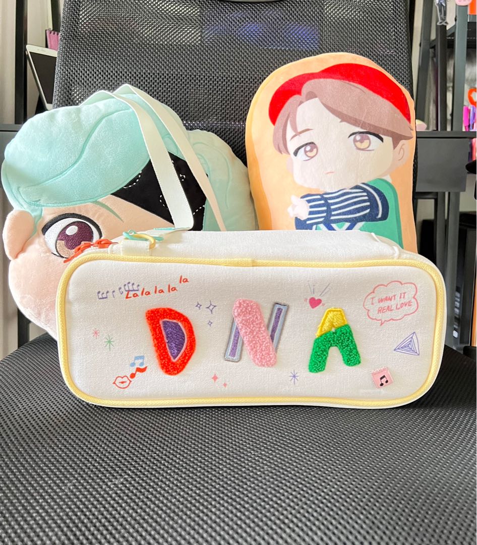 DNA Sling Pouch, Hobbies & Toys, Memorabilia & Collectibles, K-Wave on ...