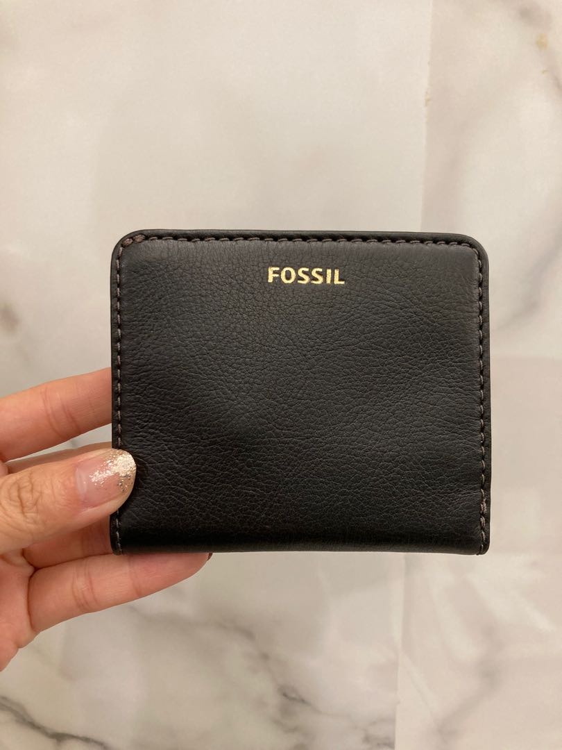 全新｜【FOSSIL】Madison 真皮經典短夾-黑色, 名牌精品, 精品配件在旋轉拍賣
