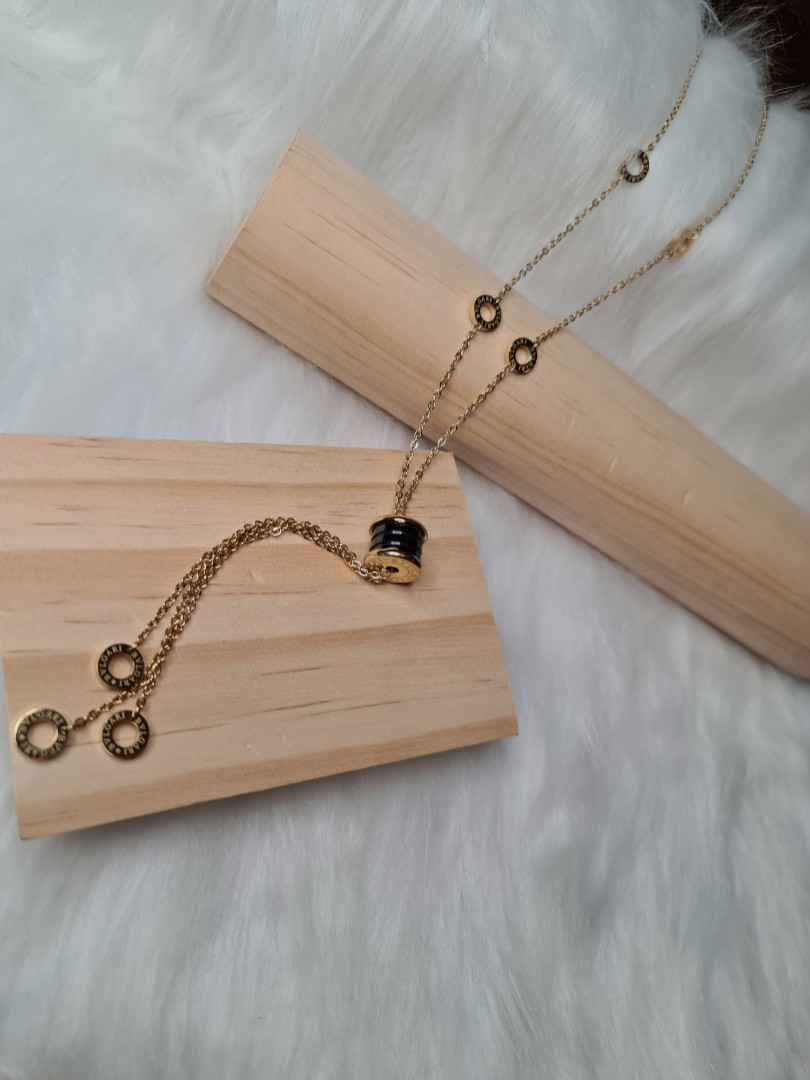 Gold rim wheel long chain design, Women's Fashion, Jewelry & Organisers ...