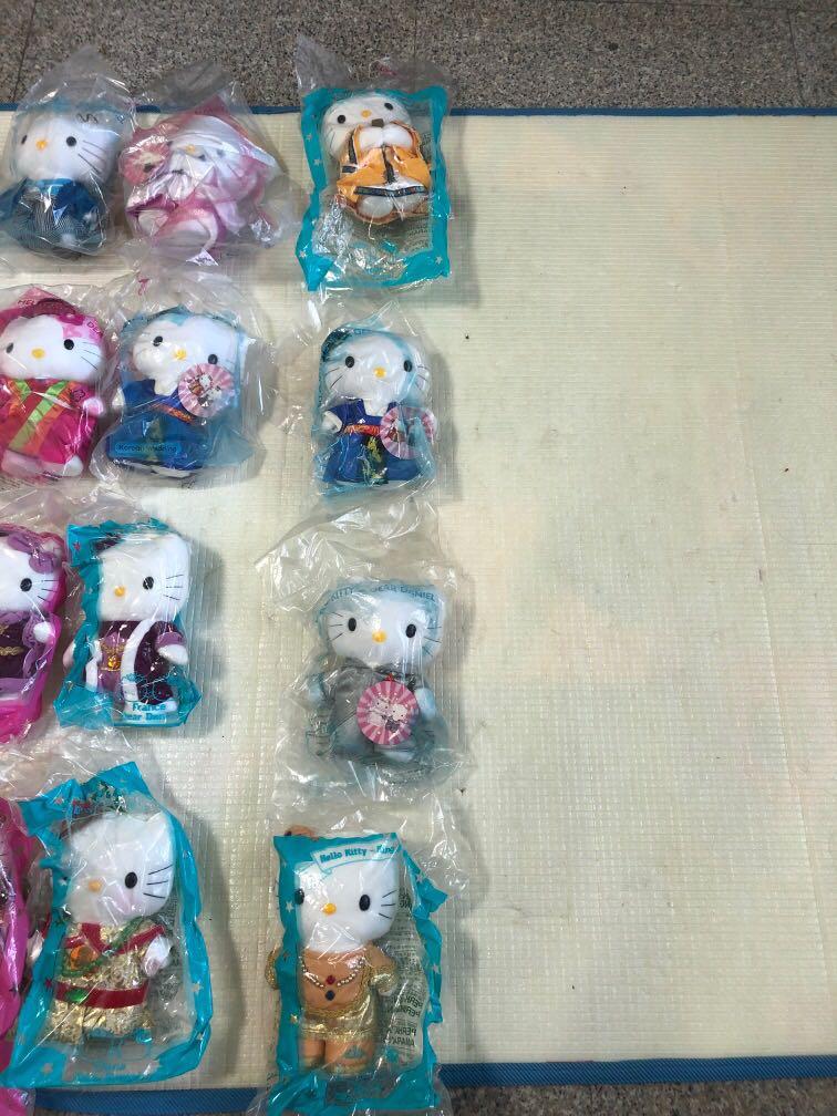 Hello Kitty Traditional Wedding Series One Pair $20, Hobbies & Toys ...