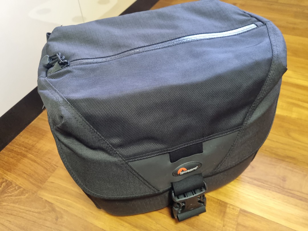 Low-profile Stealth Reporter D400 AW, Photography, Photography ...
