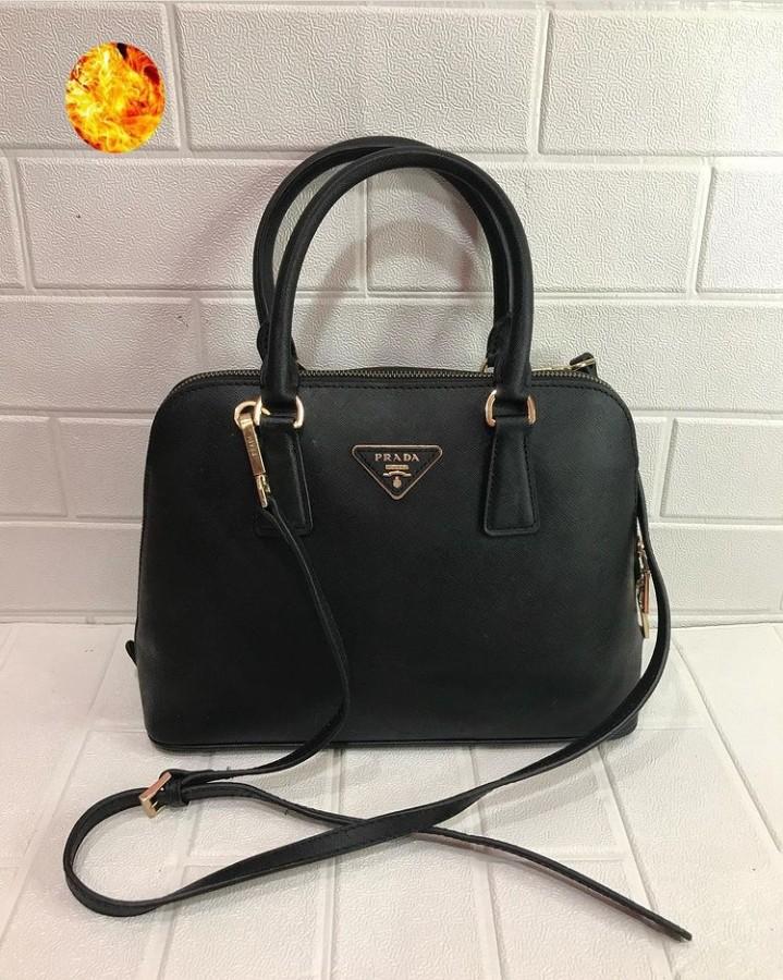 PRADA MADE IN ITALY, Fesyen Wanita, Tas & Dompet di Carousell