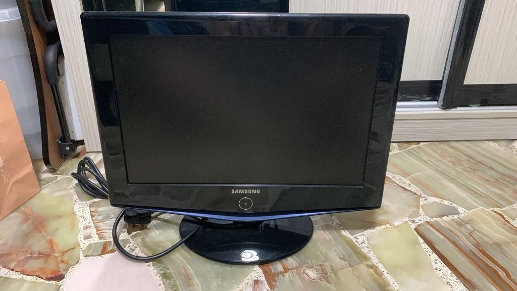 Samsung 19 inch TV, TV & Home Appliances, TV & Entertainment, TV on ...