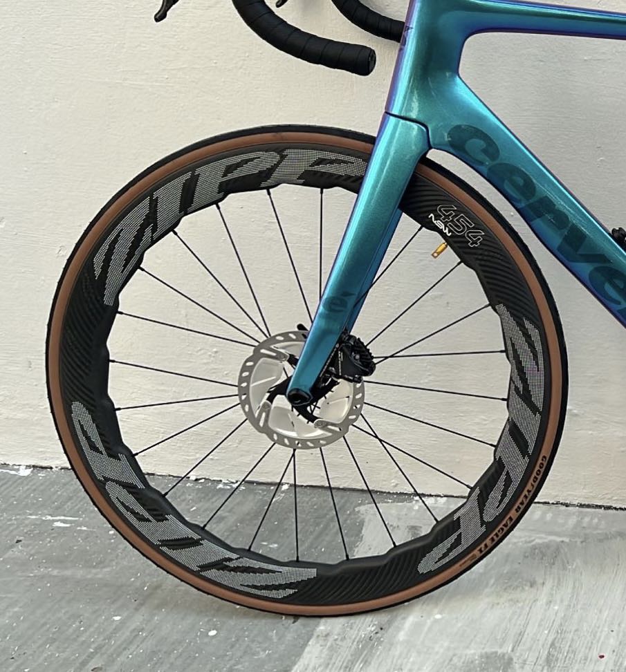 Zipp Disc Carbon Wheelset, Sports Equipment, Bicycles & Parts, Parts ...