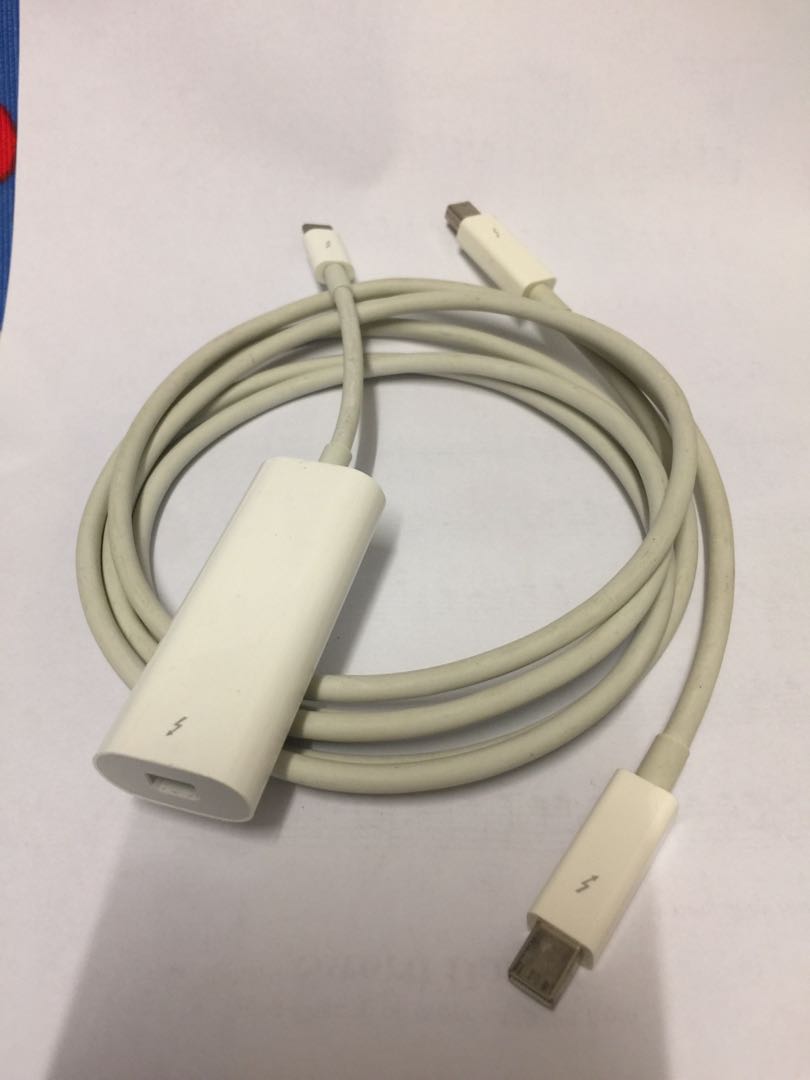 Apple Thunderbolt 2 to 3 USB-C Adapter & thunderbolt cable 2m, 手提電話, 電話 ...