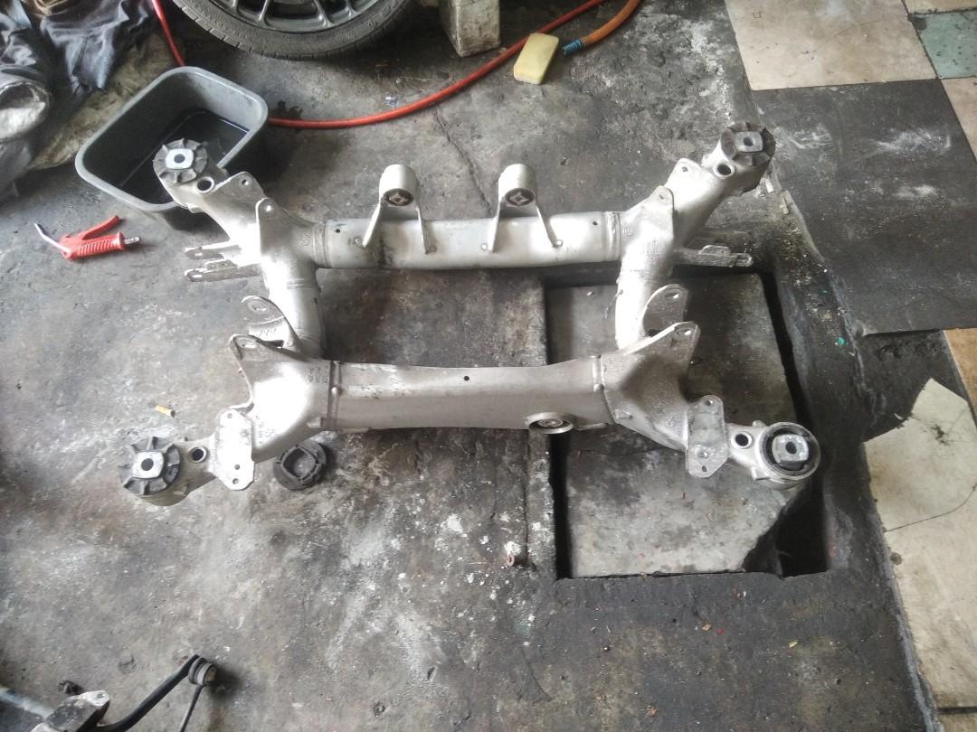 Bmw E60 M54 N52 Subframe Rear Axle Original, Auto Accessories on Carousell