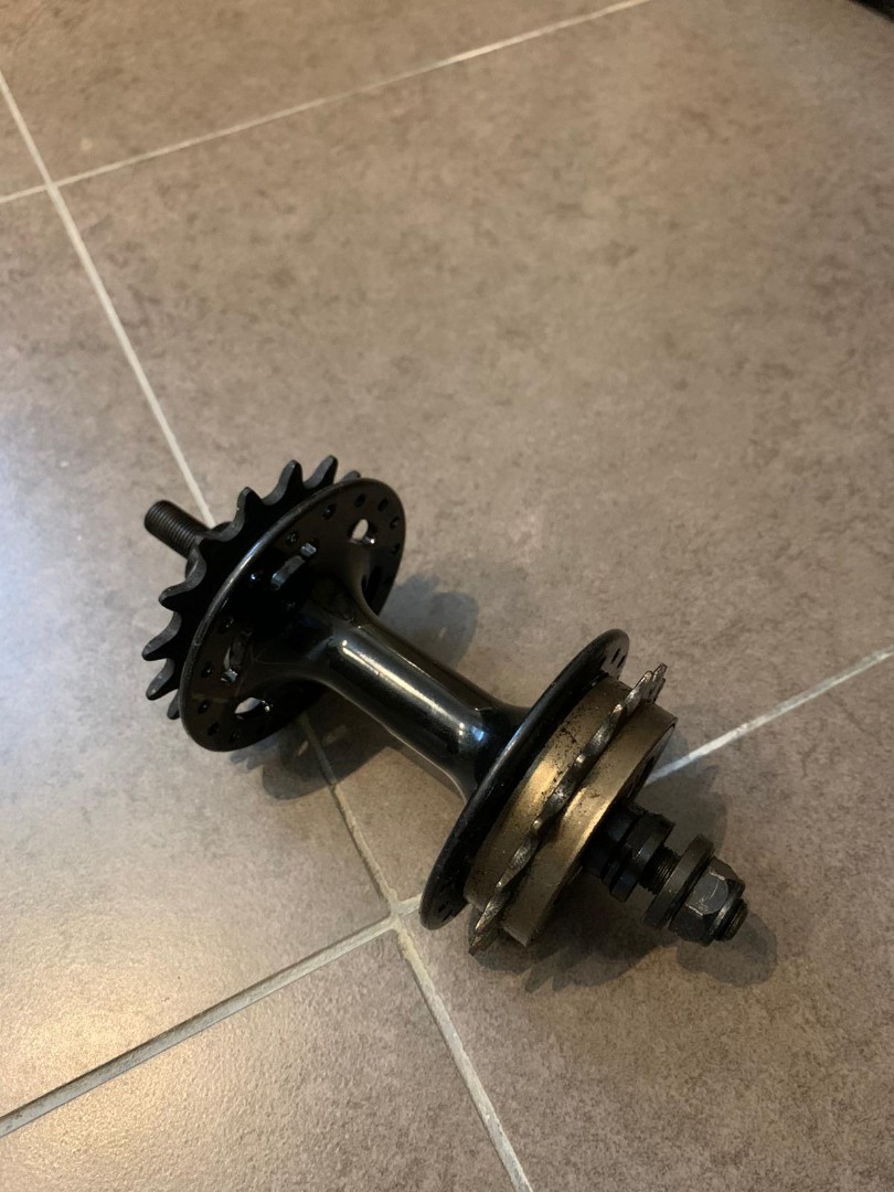 Fixie Rear Wheel Hub, Sports Equipment, Bicycles & Parts, Parts ...