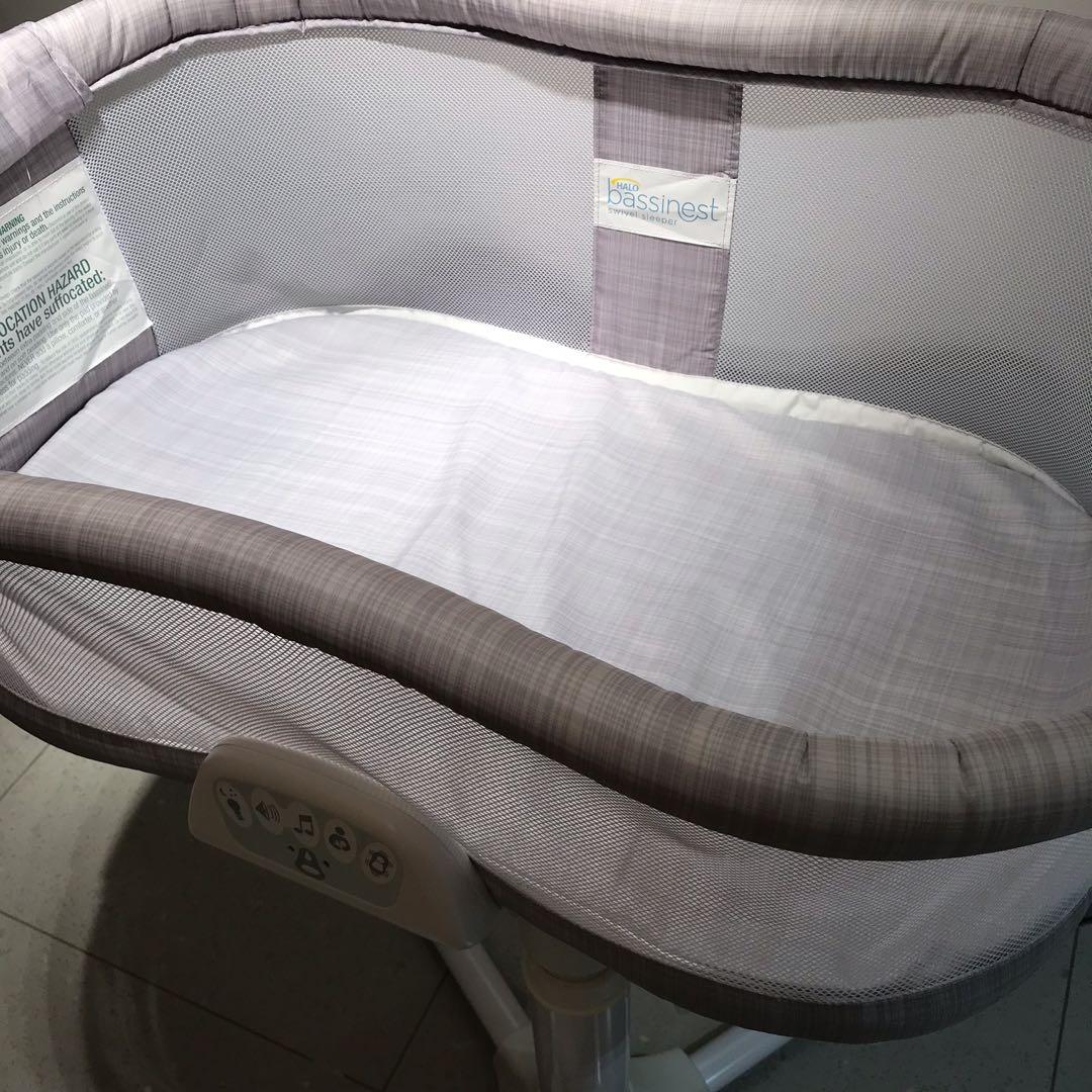 Halo Bassinest Luxe Plus Swivel Sleeper baby cot bassinet, Babies ...