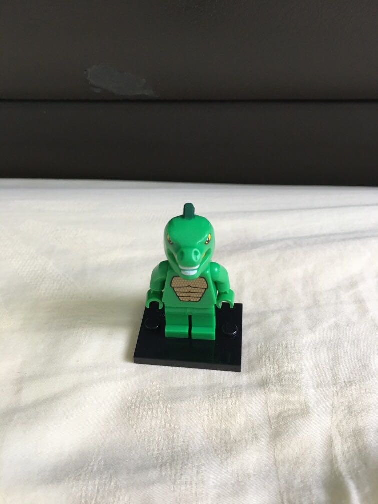 Lego mini fig series 5 Lizard man in suit, Hobbies & Toys, Toys & Games ...