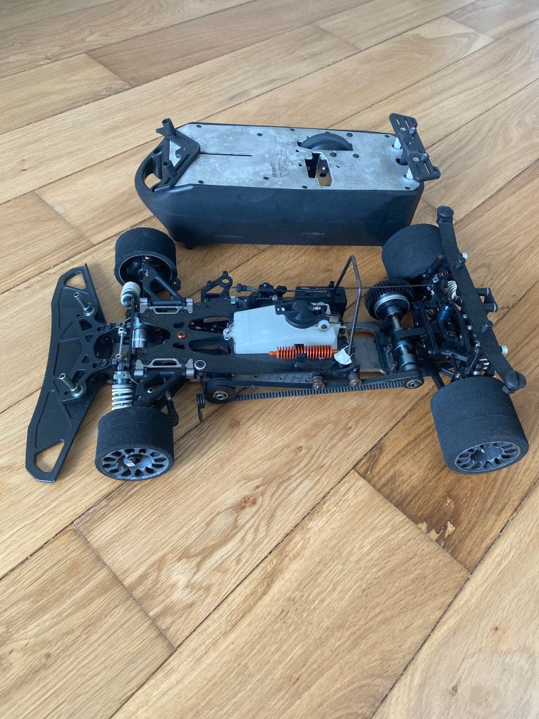 Mugen Seiki MRX5 chassis 1/8 GP nitro rc car and starter box, Hobbies ...