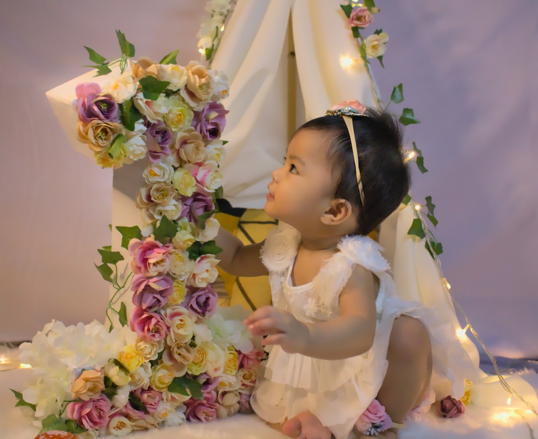 Number 1 Flower Standee, Hobbies & Toys, Stationary & Craft, Occasions ...