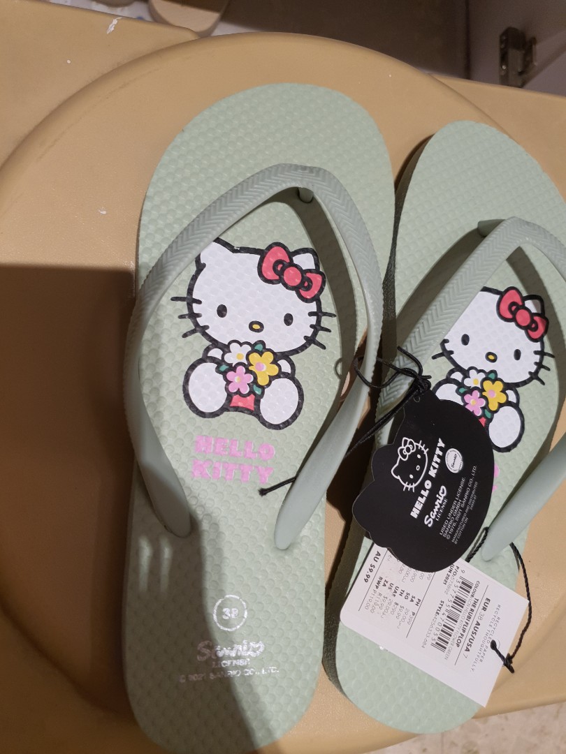 Rubi sanrio hello kitty slippers, Women's Fashion, Footwear, Flipflops ...