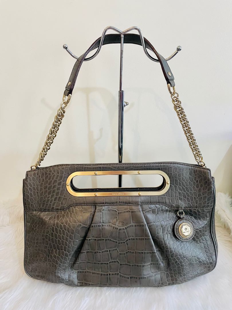 Vincis Bench Shoulder Bag, Luxury, Bags & Wallets on Carousell