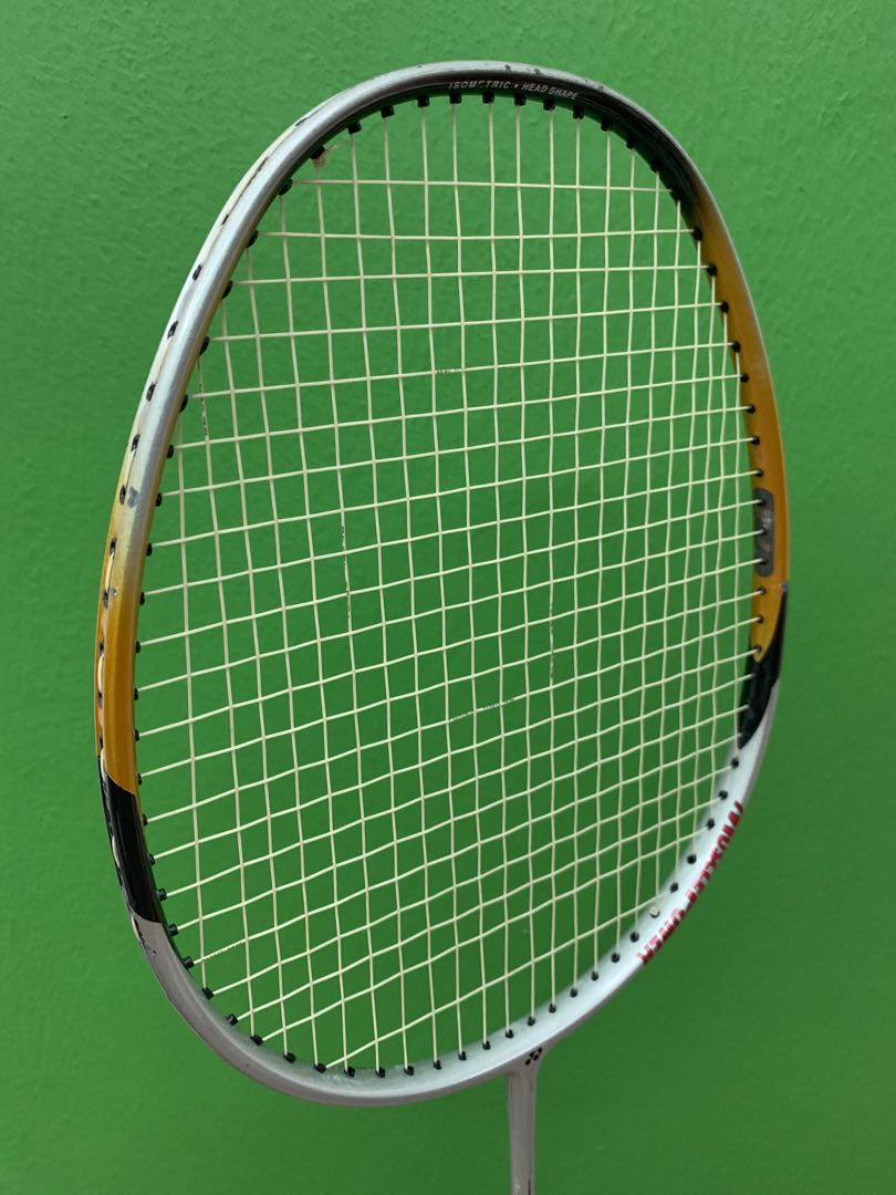 Yonex muscle power 30, Sports Equipment, Sports & Games, Racket & Ball ...