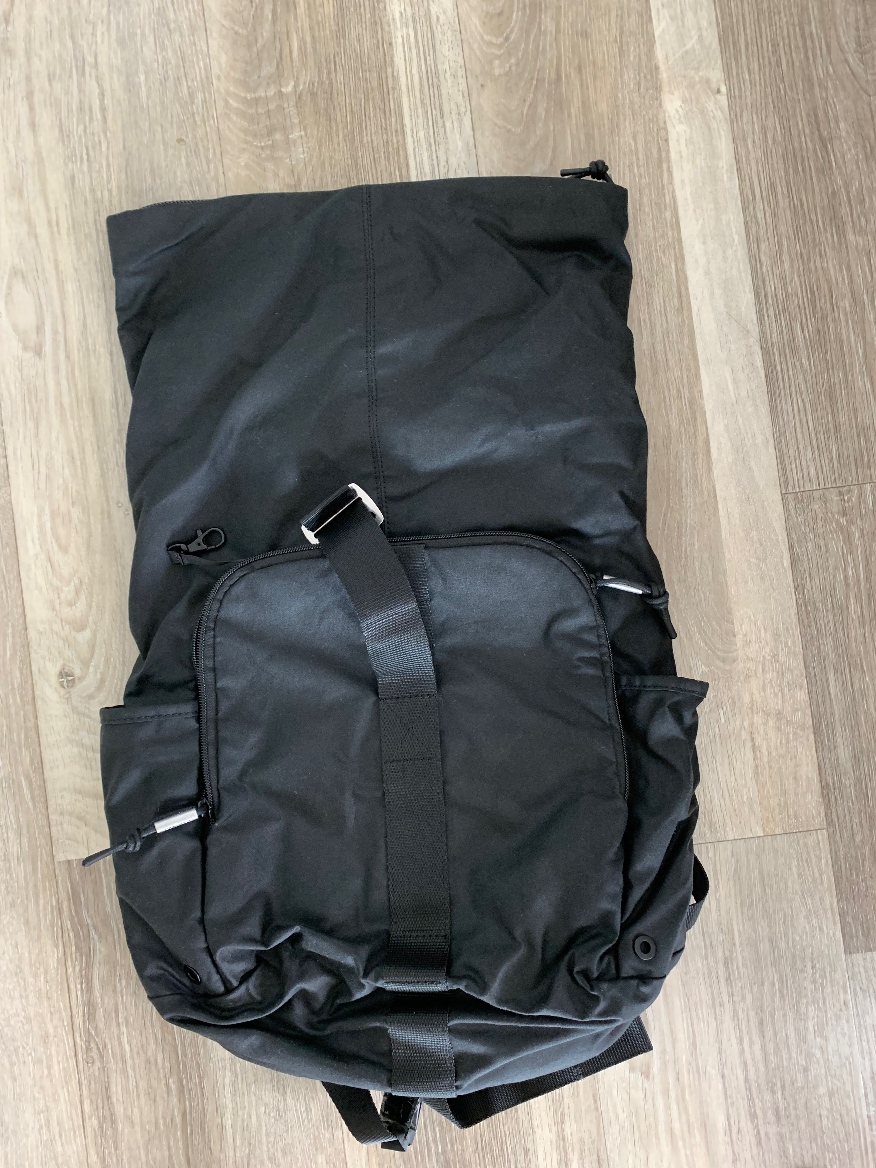 Crumpler Colourful Character Waxed Canvas, Men's Fashion, Bags ...