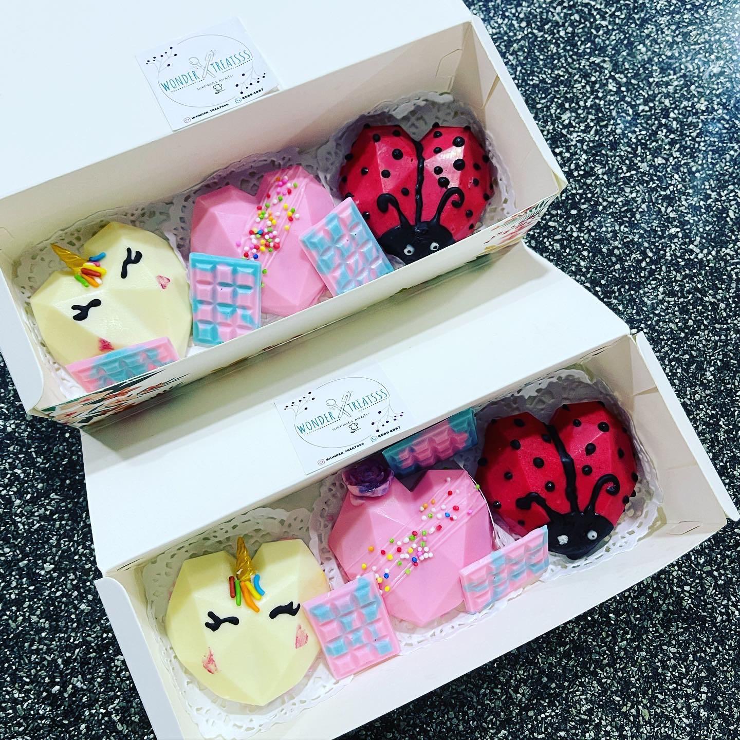 Halal Mini Pinata Cake / Gift Box / birthday, Food & Drinks, Homemade ...