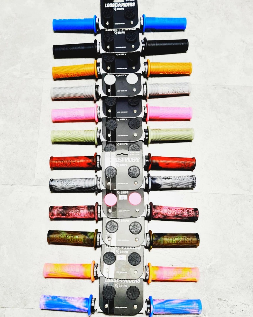 Loose rider grips, Sports Equipment, Bicycles & Parts, Parts ...