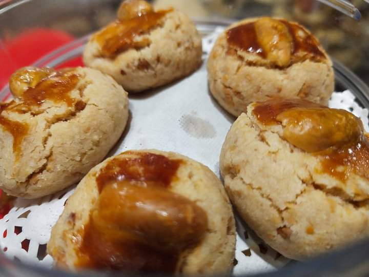 mazola peanut cookies(50pcs), Food & Drinks, Homemade Bakes on Carousell