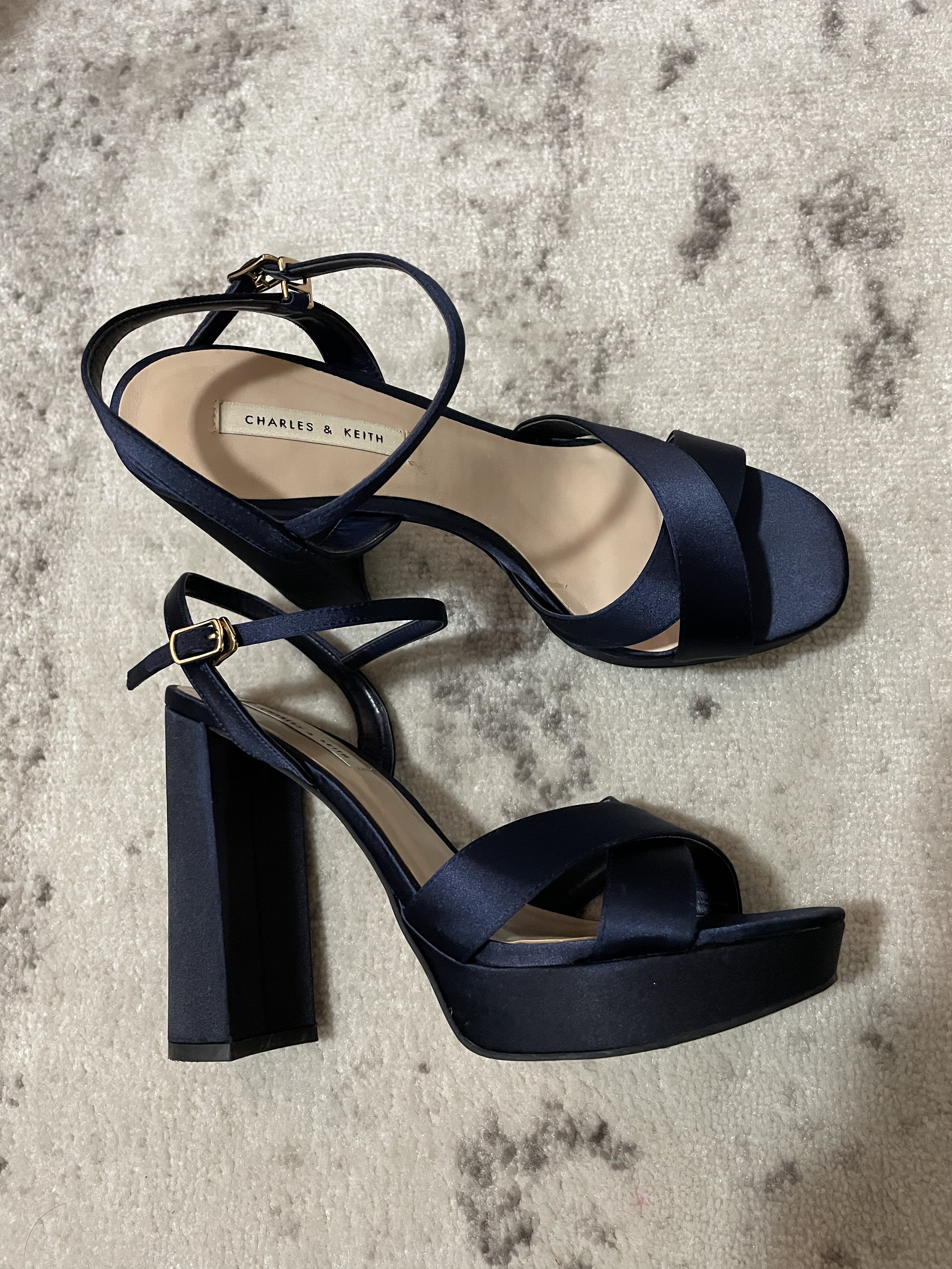 Navy blue Platform Heels, Women's Fashion, Footwear, Heels on Carousell