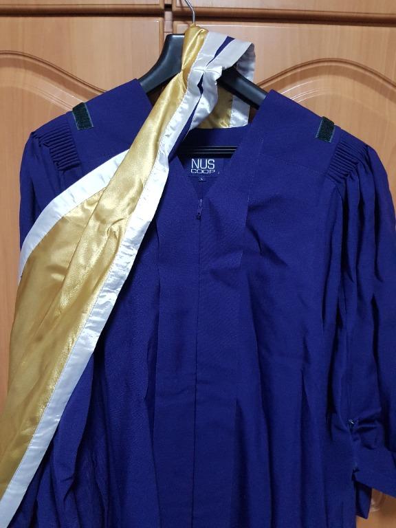 NUS Bachelor of Engineering Graduation Gown (L) with Mortarboard (M ...