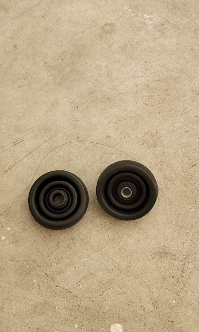 Preloved Brompton Ezywheel trolley wheel, Sports Equipment, Bicycles ...