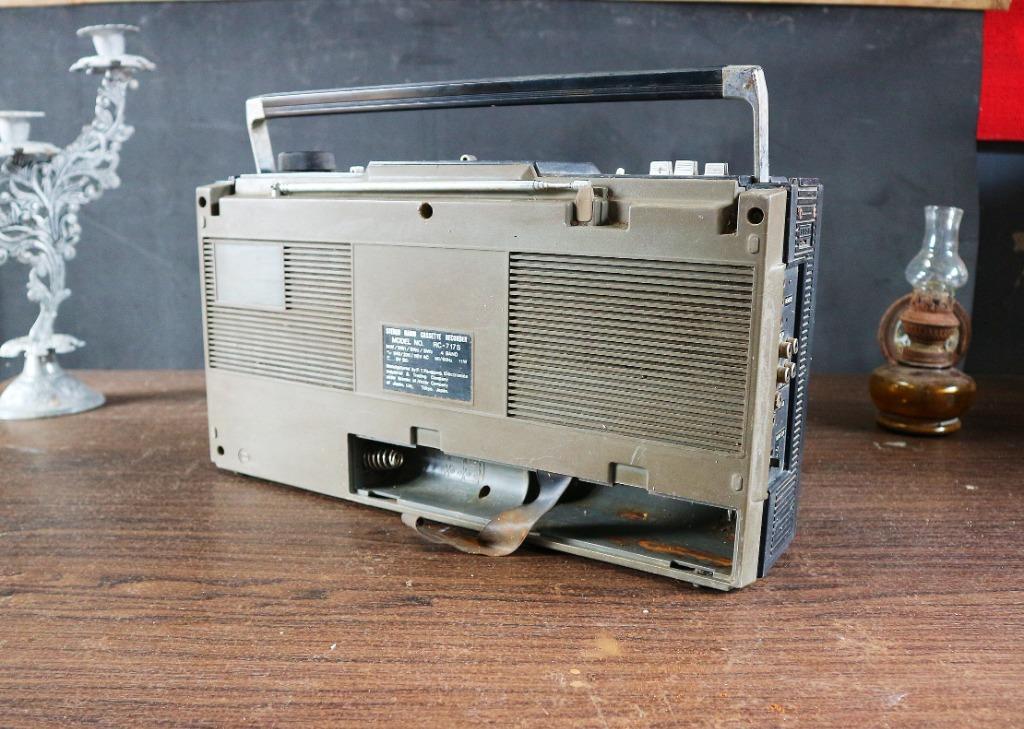 Radio Tape Jadul JVC/Radio Lawas/Radio Jadul, Antik, Pajangan di Carousell