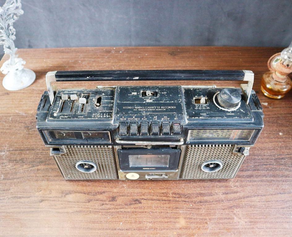 Radio Tape Jadul JVC/Radio Lawas/Radio Jadul, Antik, Pajangan di Carousell